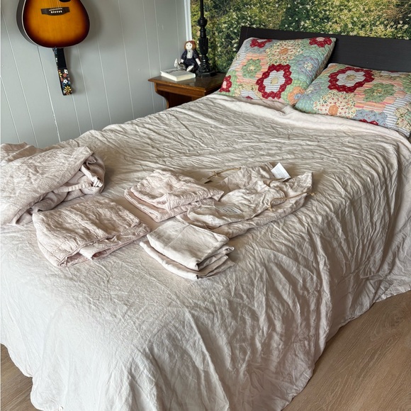 Parachute | Bedding | Parachute Linen Duvet Cover And Top Sheet Set ...